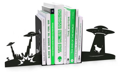 Alien Abduction Bookends - GeekAlerts