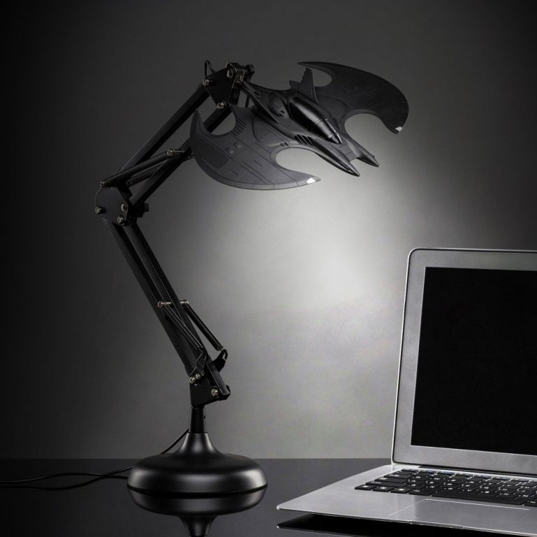 Batman Batwing Poseable Desk Light - GeekAlerts