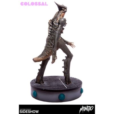Colossal Giant Monster Maquette - GeekAlerts