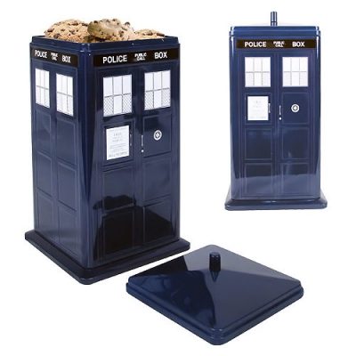 Doctor Who TARDIS Cookie Tin - GeekAlerts