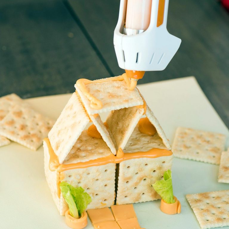 Fondoodler Hot Cheese Glue Gun - GeekAlerts