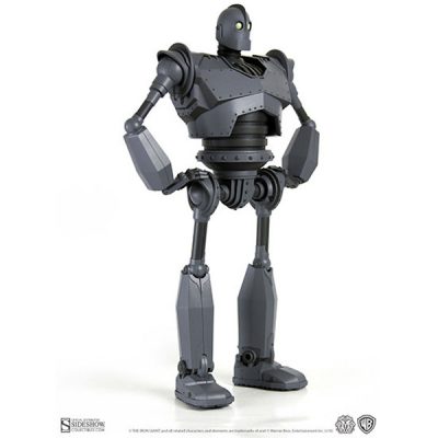 Iron Giant Deluxe Talking Collectible Figure - GeekAlerts