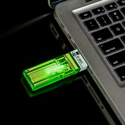 Star Trek TNG Isolinear Chip USB Drive - GeekAlerts