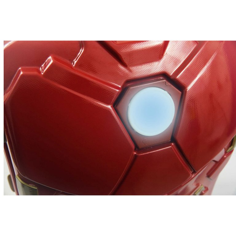 Marvel Iron Man 24-Inch Light Up Spinner Suitcase - GeekAlerts