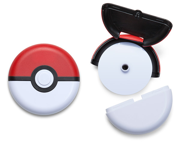Poké Ball Pizza Cutter - GeekAlerts
